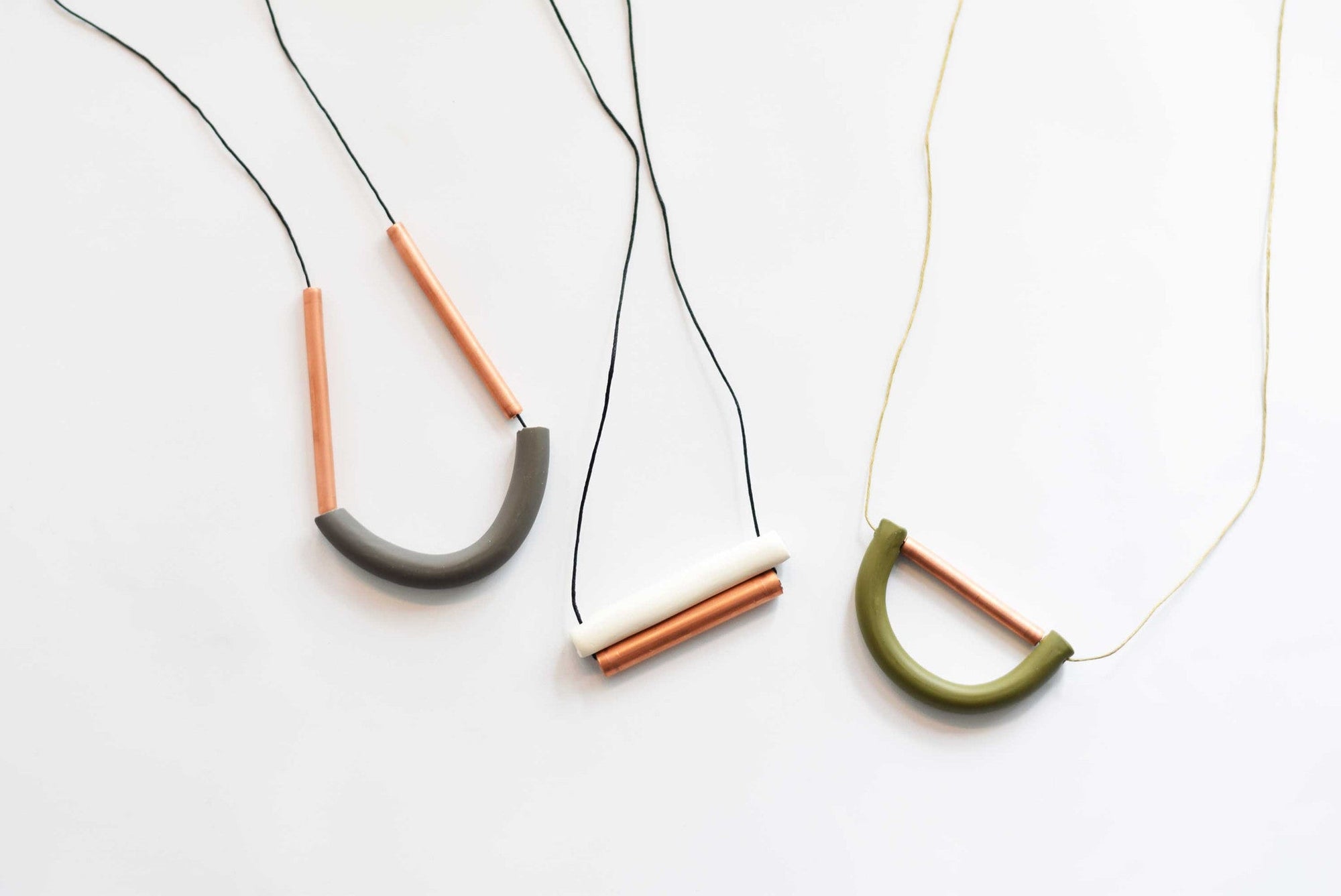 Minimal Ways Of Accessorizing - How To Accessorize – MOD&SOUL ...